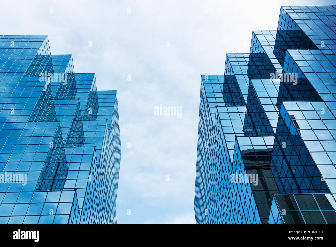 Office tower hi-res stock photography and images - Alamy