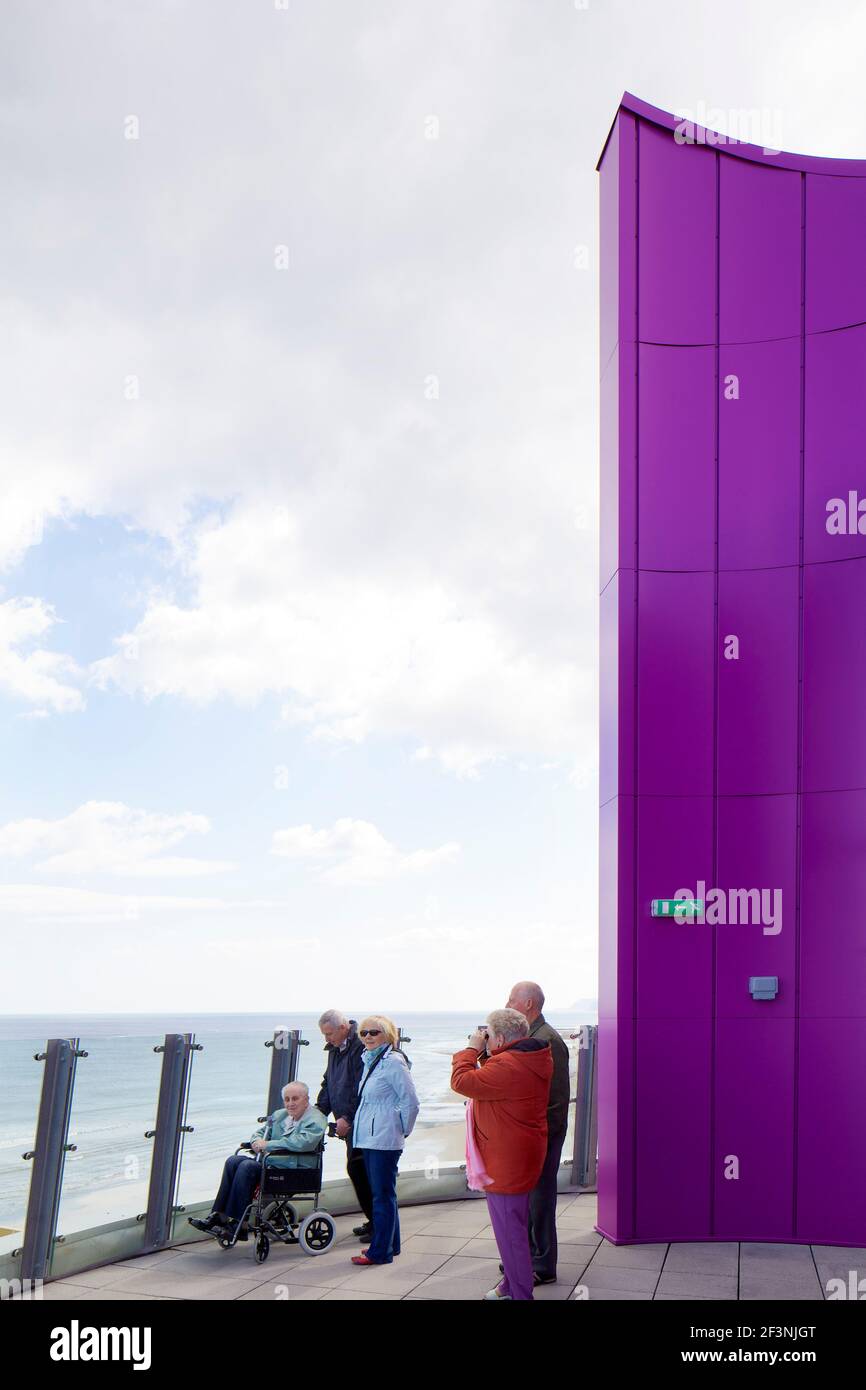 Vertical pier, The Esplanade, Redcar Stock Photo - Alamy