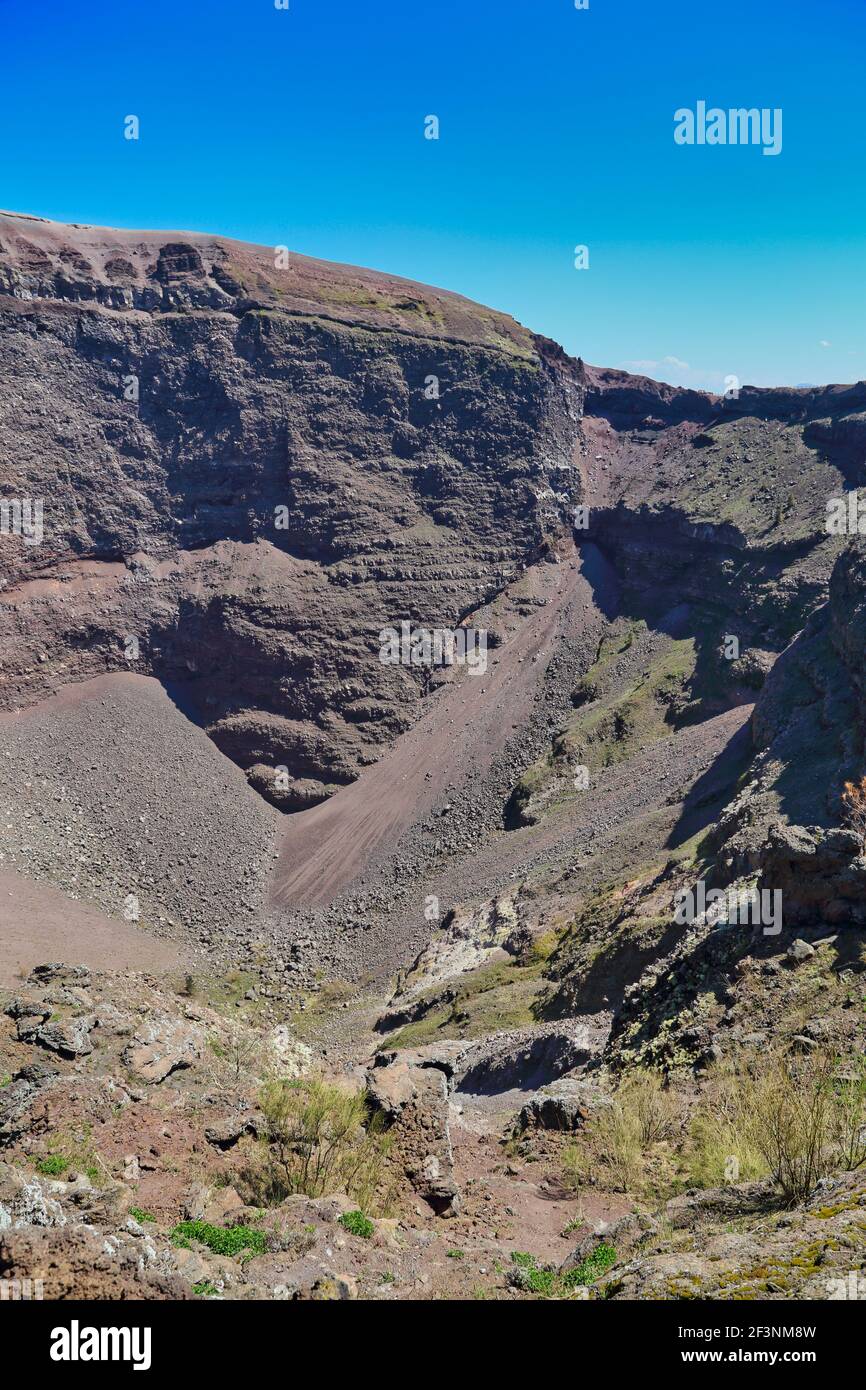 Mount vesuvius summit rock hi-res stock photography and images - Alamy