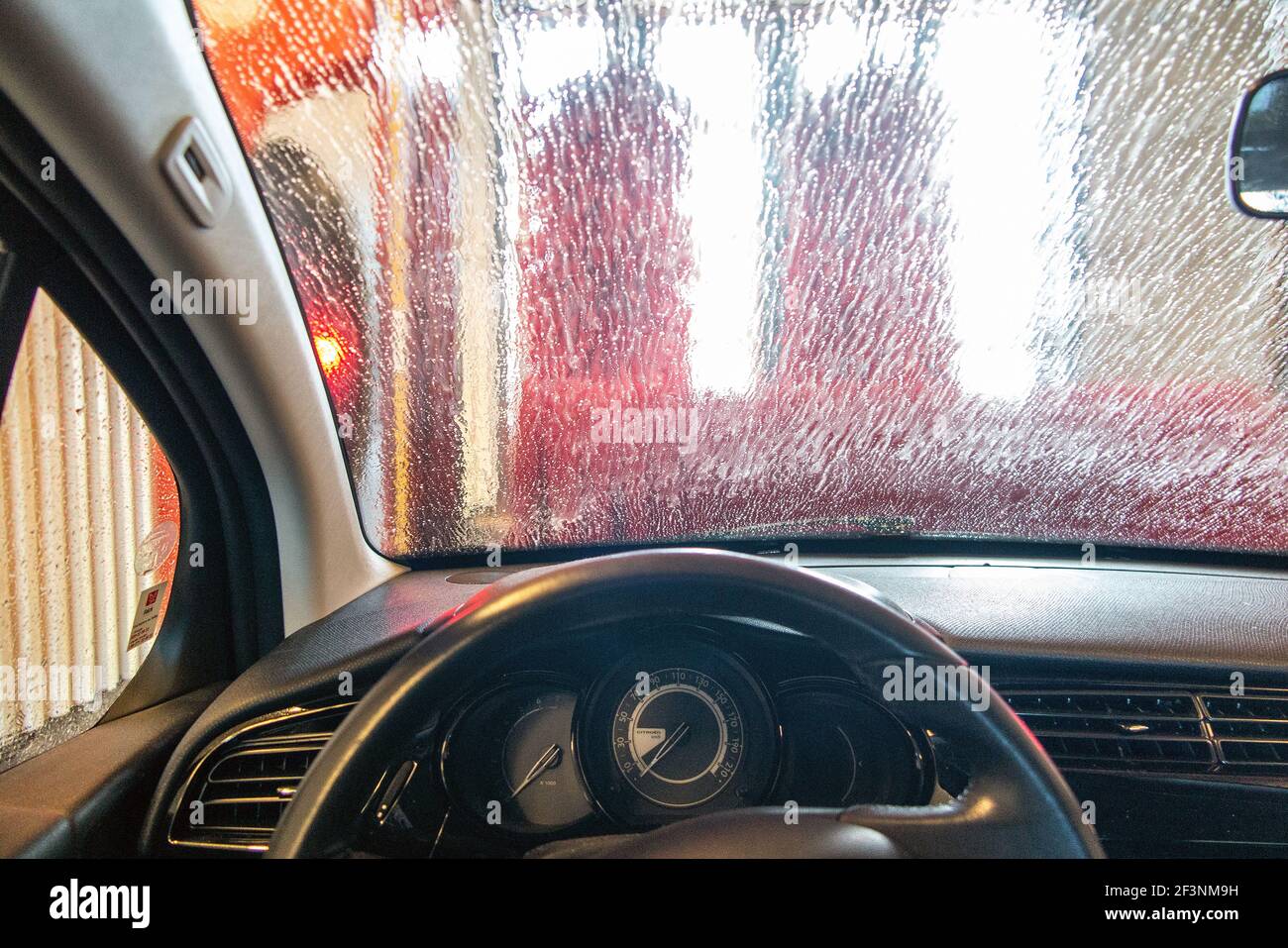 Carwash machine hi-res stock photography and images - Alamy