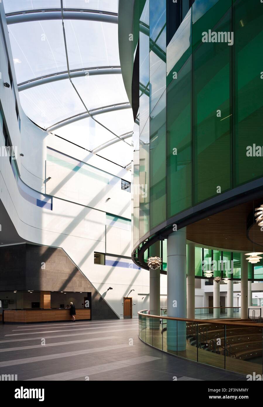 Robert Gordon University Garthdee Campus. A glass roof and open space ...