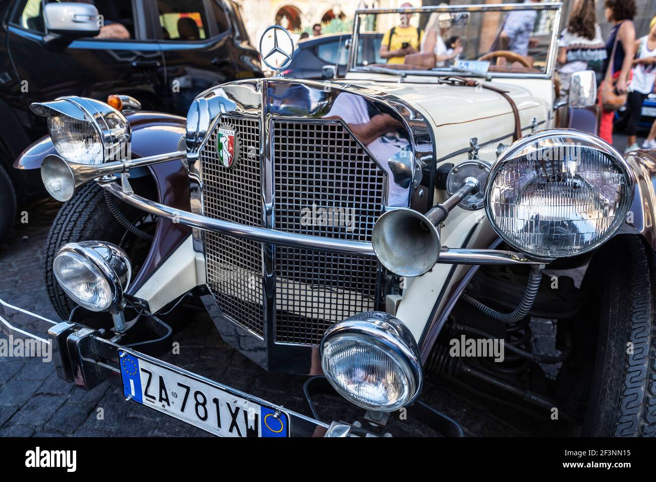 Mercedes benz logo history hi-res stock photography and images - Alamy