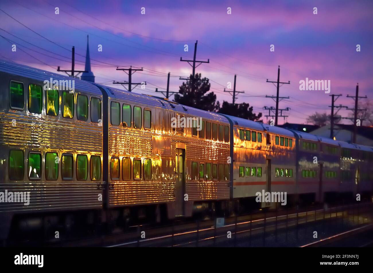 Chicago metra commuter trains hi-res stock photography and images - Alamy