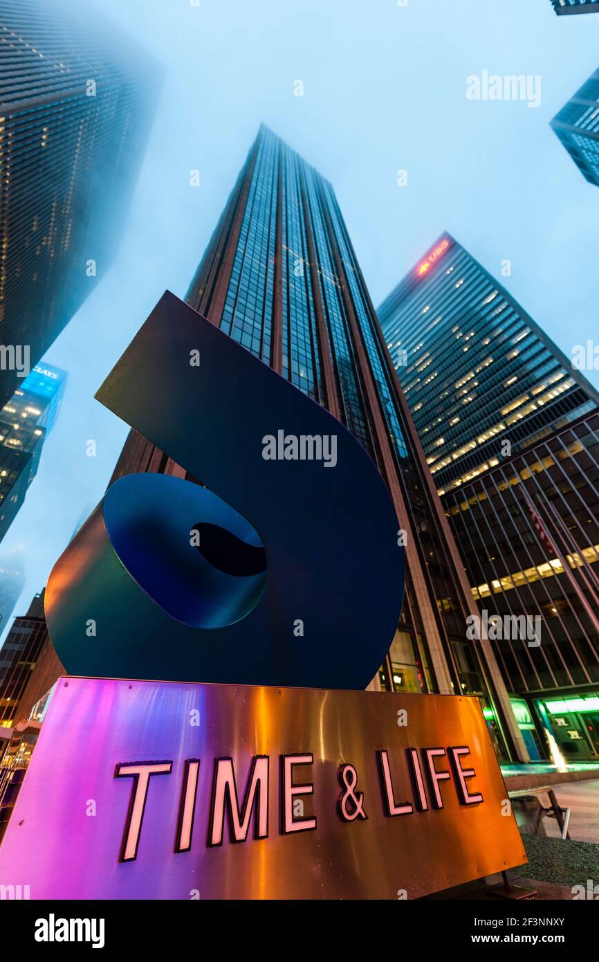 Time life building hi-res stock photography and images - Alamy