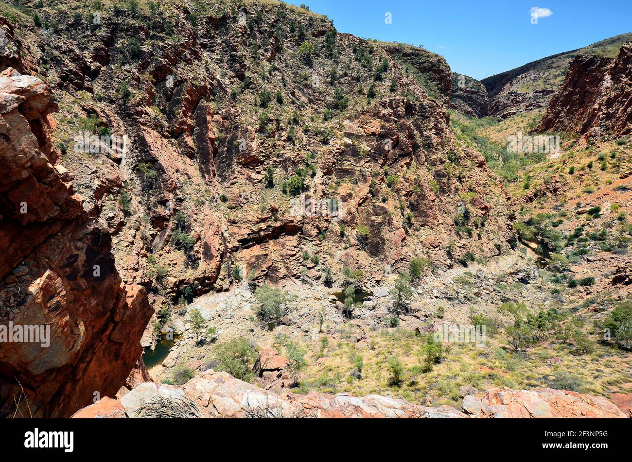 Australia, NT, Serpentine Gorge in West McDonnell Range national park ...