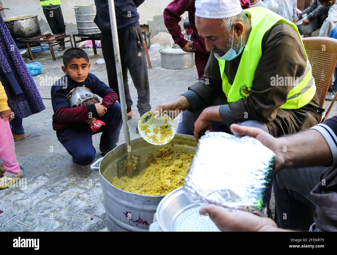 Food aid to needy families in Gaza Stock Photo - Alamy