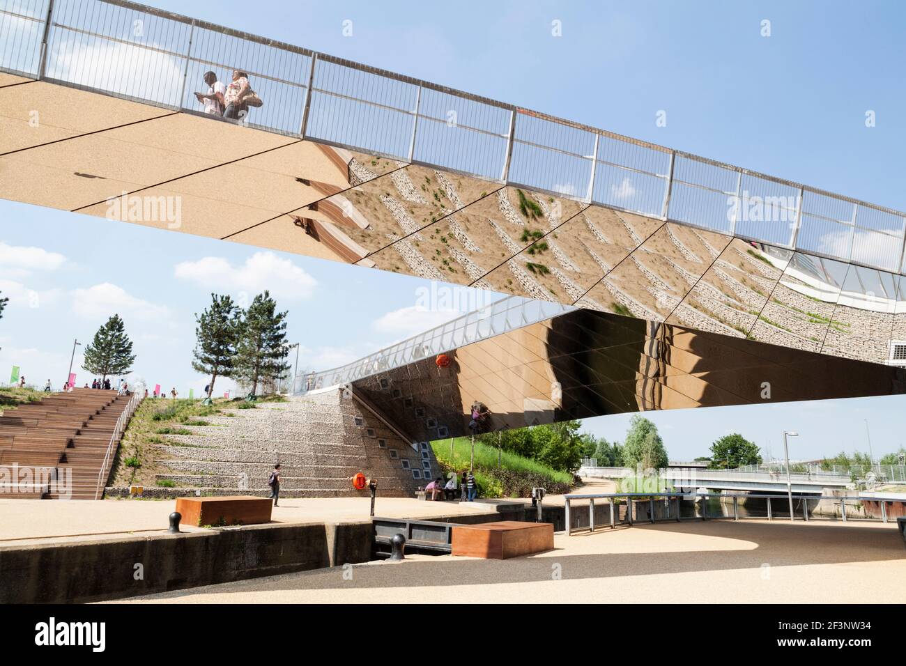 Elevated mirrored walkway in the Queen Elizabeth Olympic Park ...