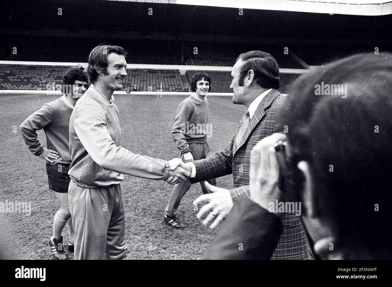 Leeds United and Don Revie celebrate title April 1974 Stock Photo - Alamy