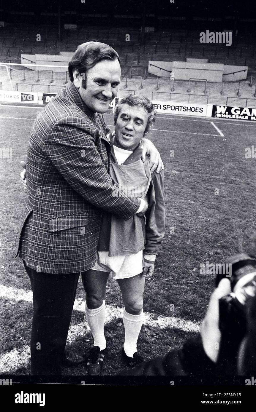 Leeds United and Don Revie celebrate title April 1974 Stock Photo - Alamy