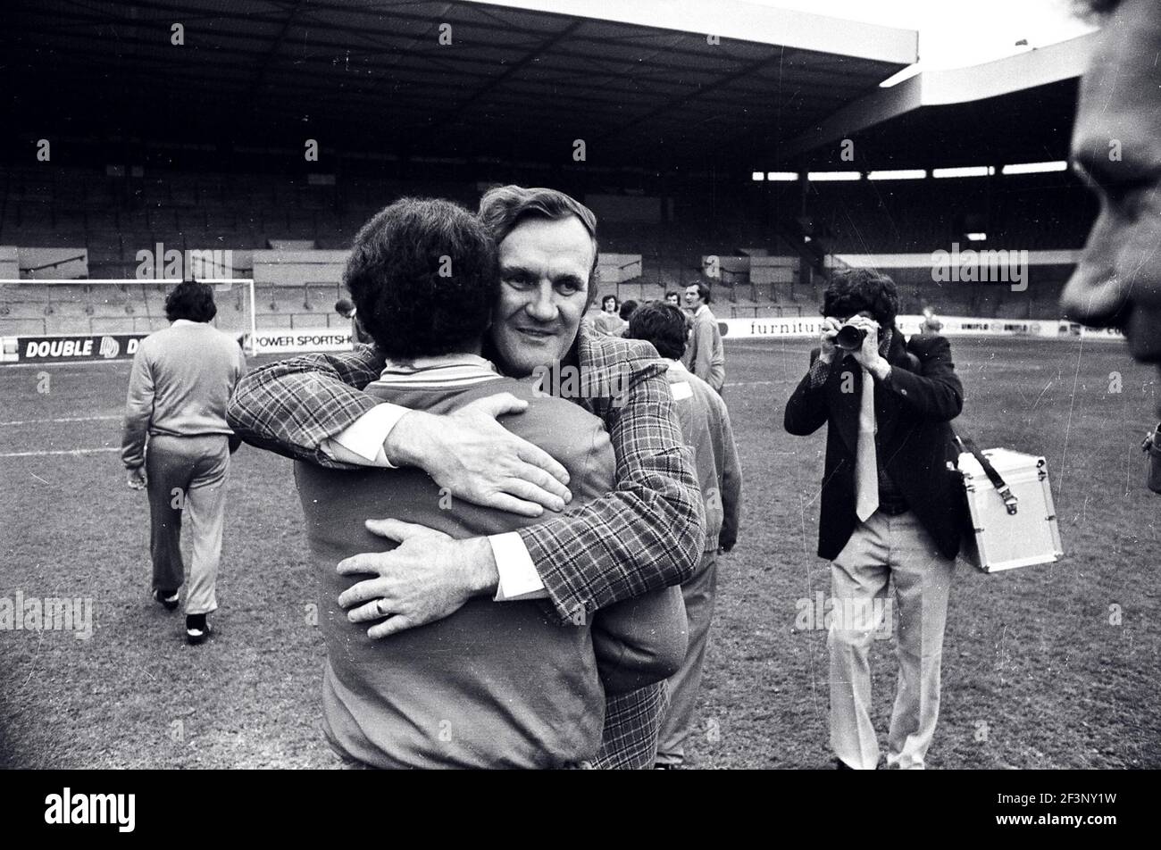 Leeds United and Don Revie celebrate title April 1974 Stock Photo - Alamy