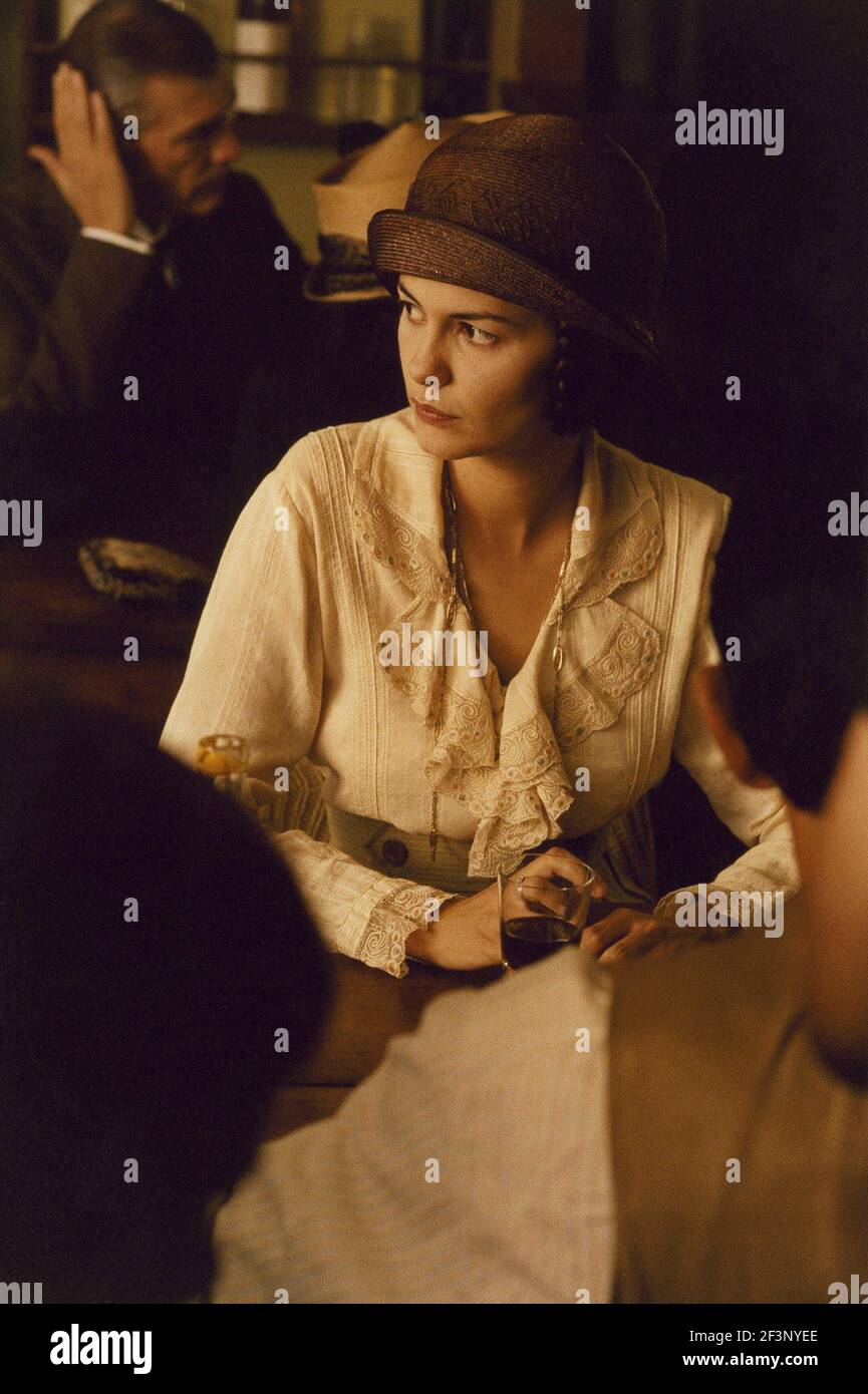 Un long dimanche de fiancailles hi-res stock photography and images - Alamy