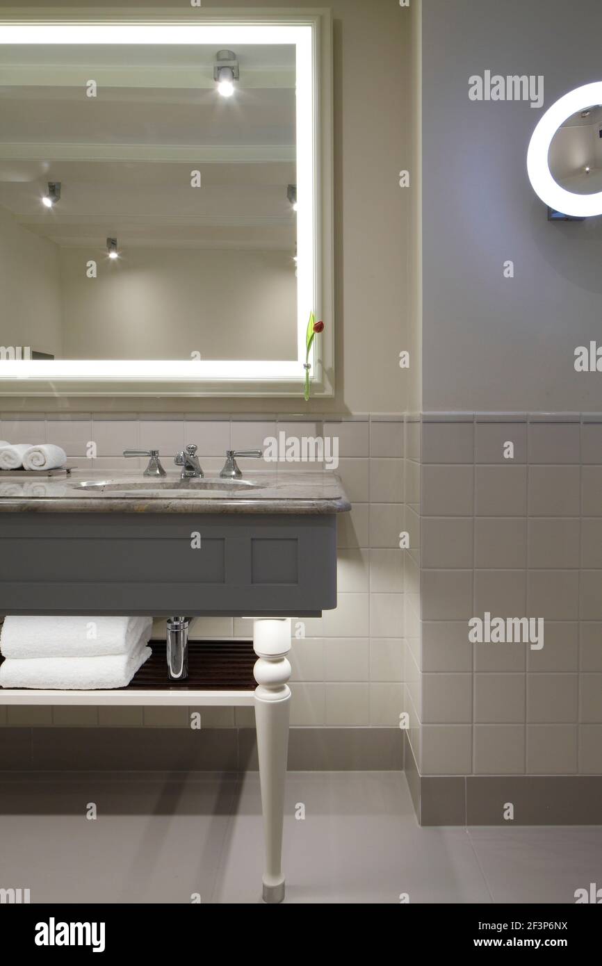 Vanity unit hi-res stock photography and images - Alamy