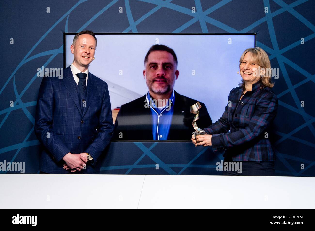 Princess Beatrix and Princess Mabel present online at the presentation ...