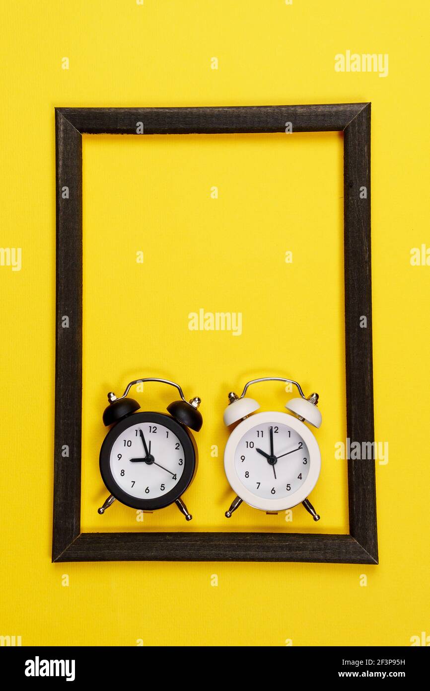 alarm clock top view of the time concept. copy space. flat lay Stock ...