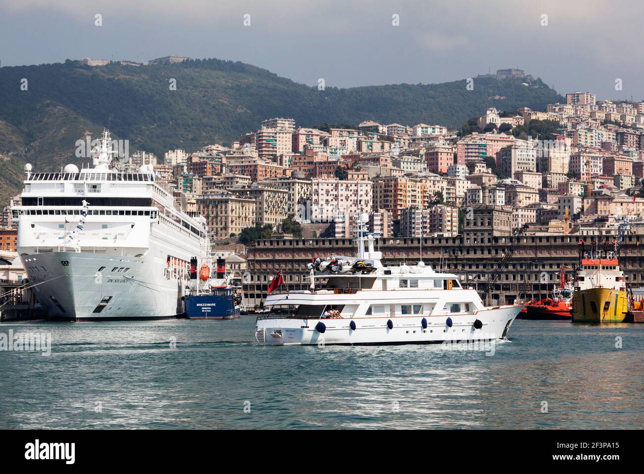 Genoa waterfront harbour italy hi-res stock photography and images - Alamy
