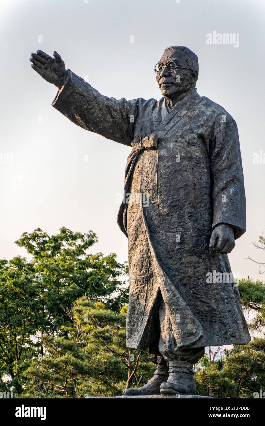 Seoul, South Korea. 31th May, 2017. Paikbum Kim Koo's statue in Namsan ...