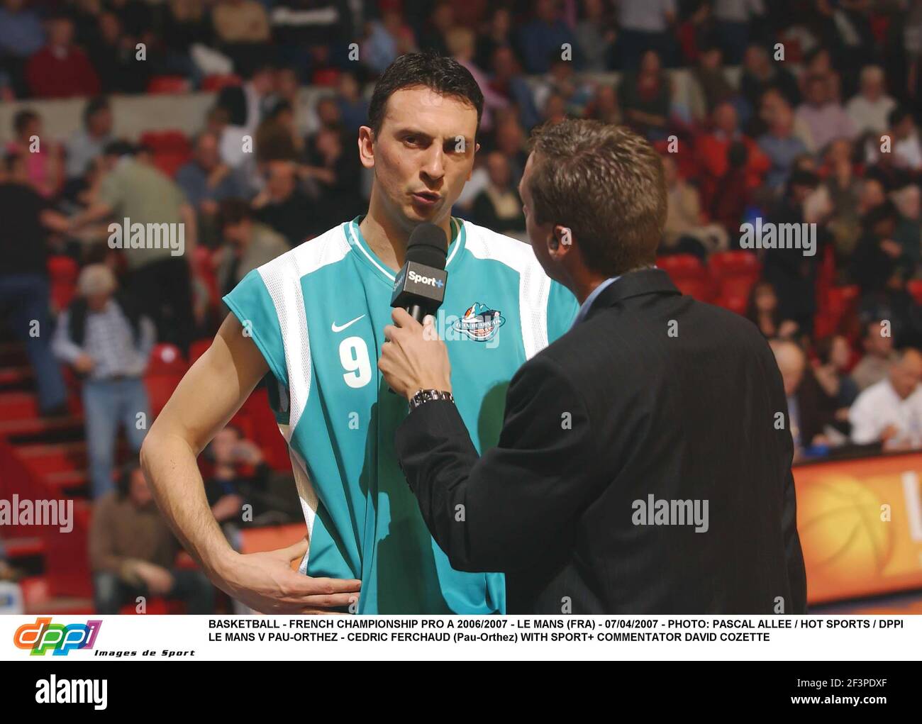 Basketball Commentator High Resolution Stock Photography and Images - Alamy