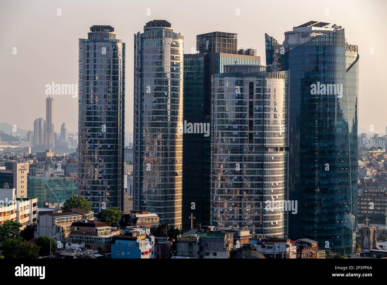 Seoul, South Korea. 31th May, 2017. View of the skyscrapers in Seoul ...