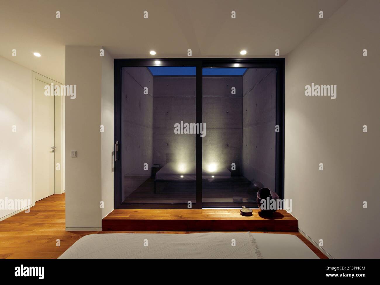 Perl weiss hi-res stock photography and images - Alamy