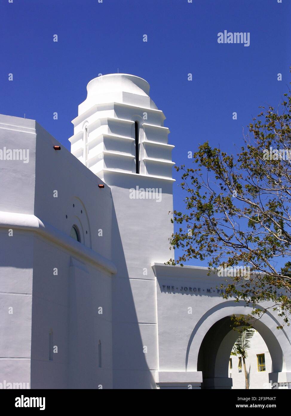 Jorge M. Perez Architecture Center, University of Miami, USA ...