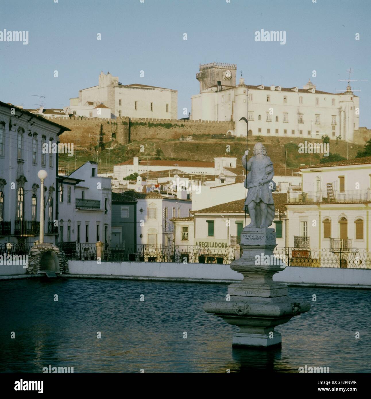 Stadt u schlosshotel estremoz hi-res stock photography and images - Alamy