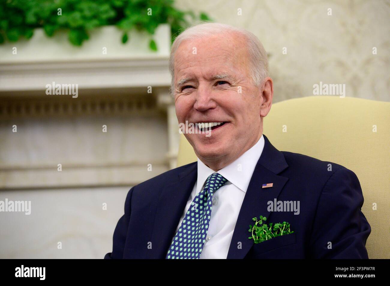 Virtual bilateral meeting hi-res stock photography and images - Alamy