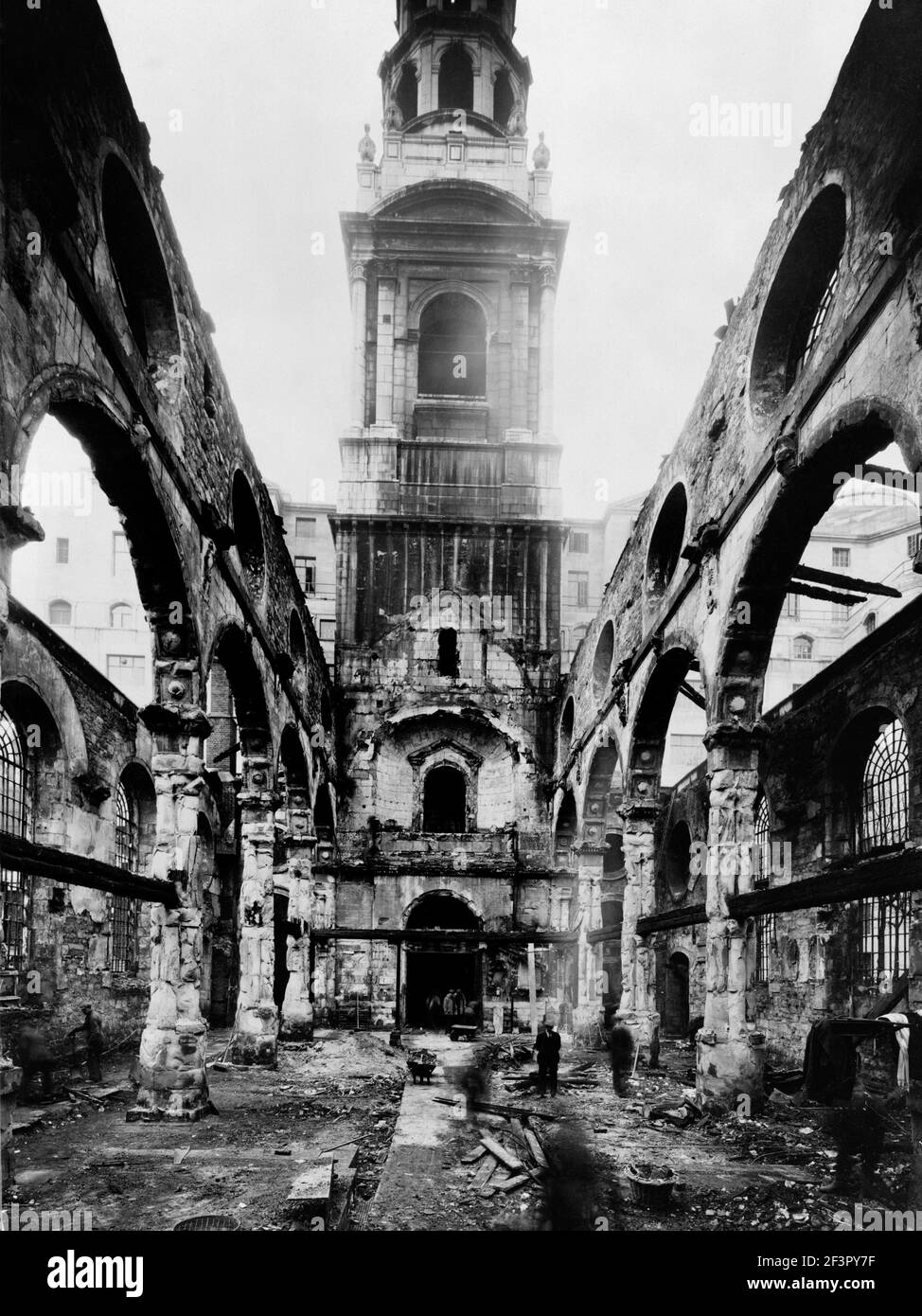 FLEET STREET, London. St Bride's Church was rebuilt to the designs of ... FLEET STREET, London. St Bride's Church was rebuilt to the designs of ...