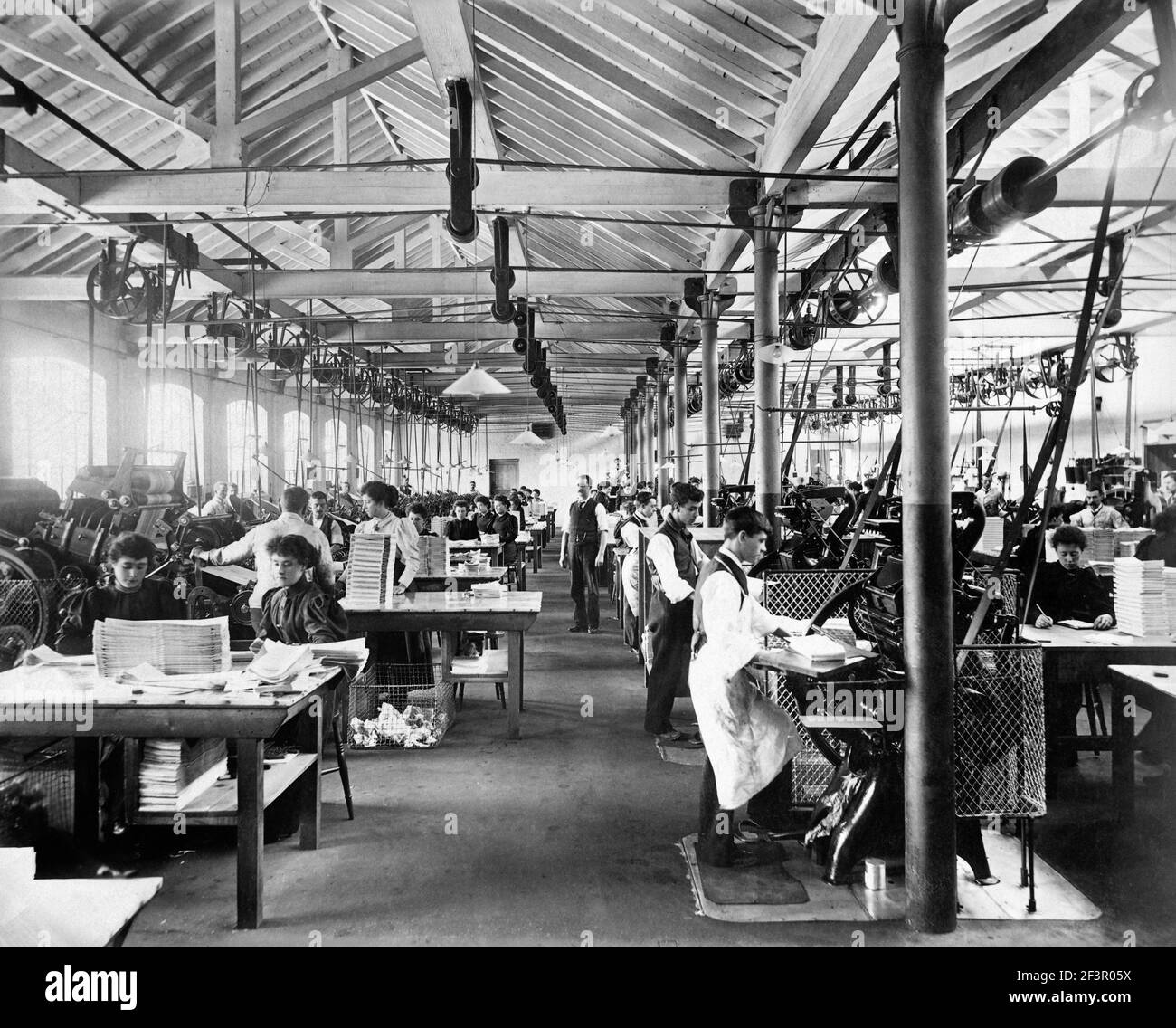 Victorian factory workers hi-res stock photography and images - Alamy