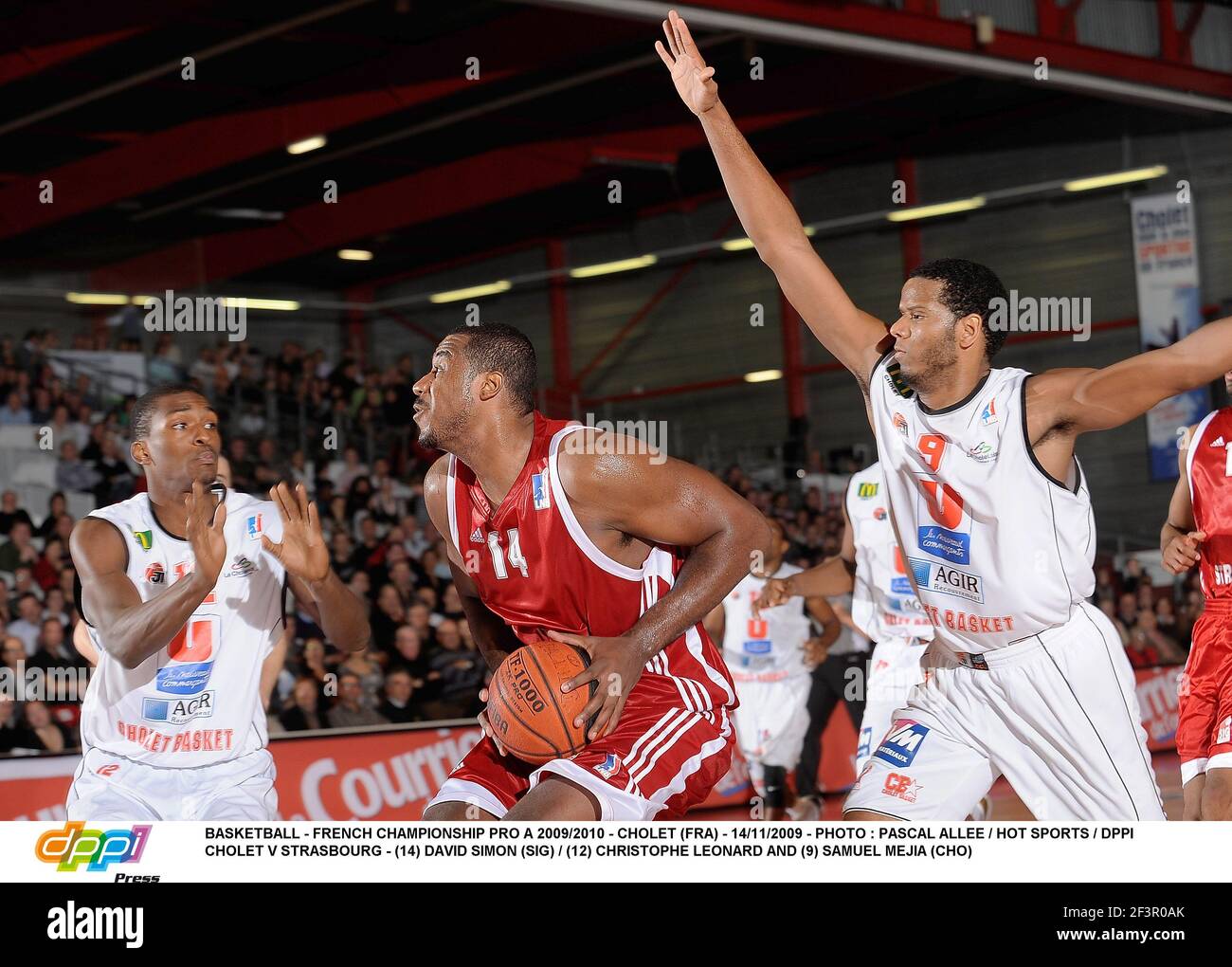 David simon basketball hi-res stock photography and images - Alamy