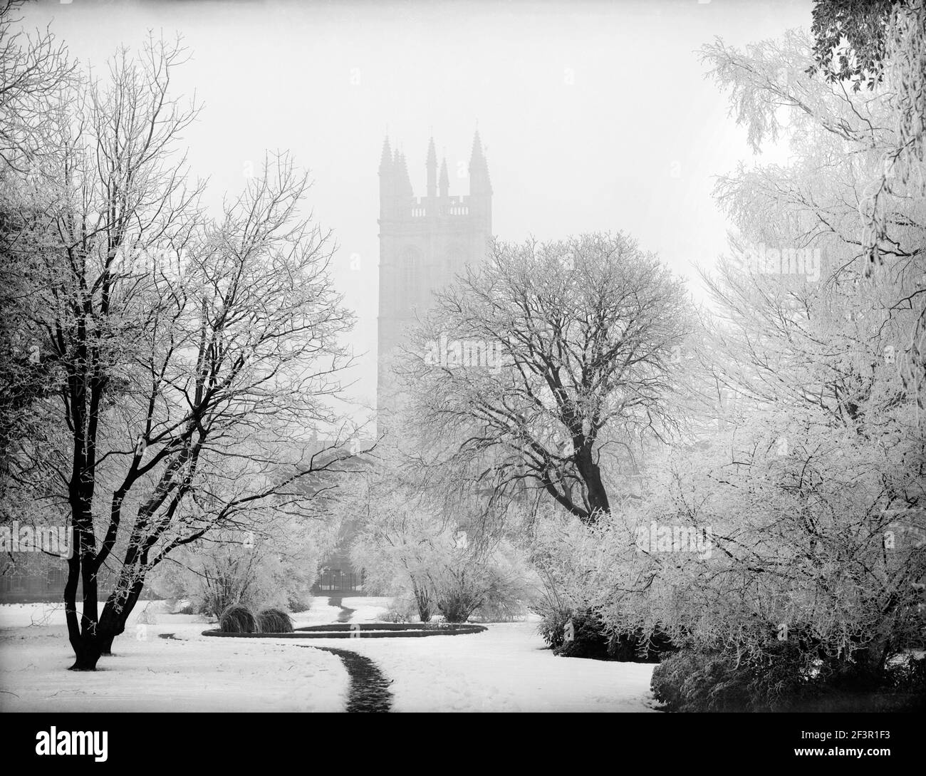 MAGDALEN COLLEGE, Oxford, Oxfordshire. The 15th century Bell Tower ...