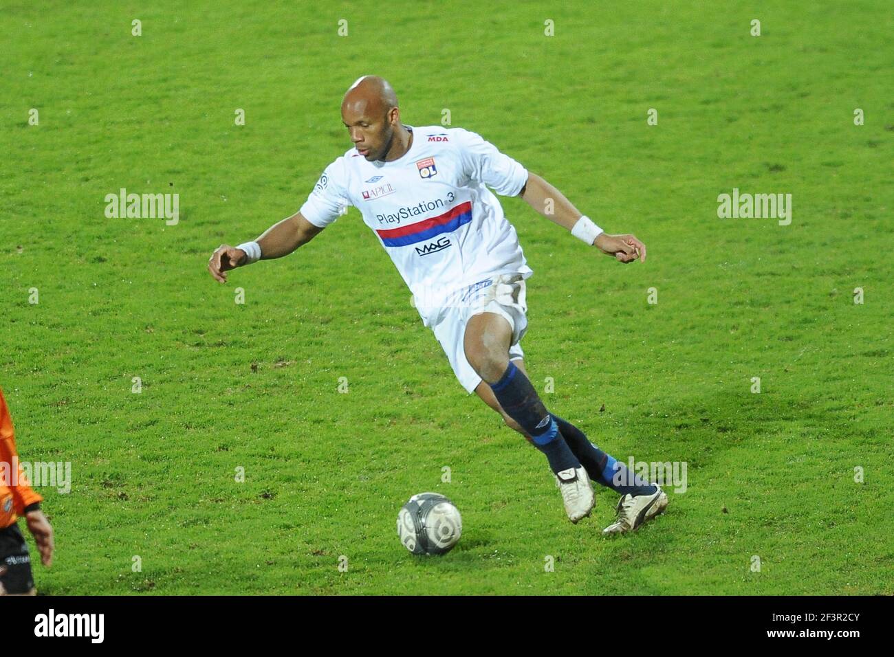 FOOTBALL - FRENCH CHAMPIONSHIP 2009/2010 - L1 - FC LORIENT v OLYMPIQUE ...