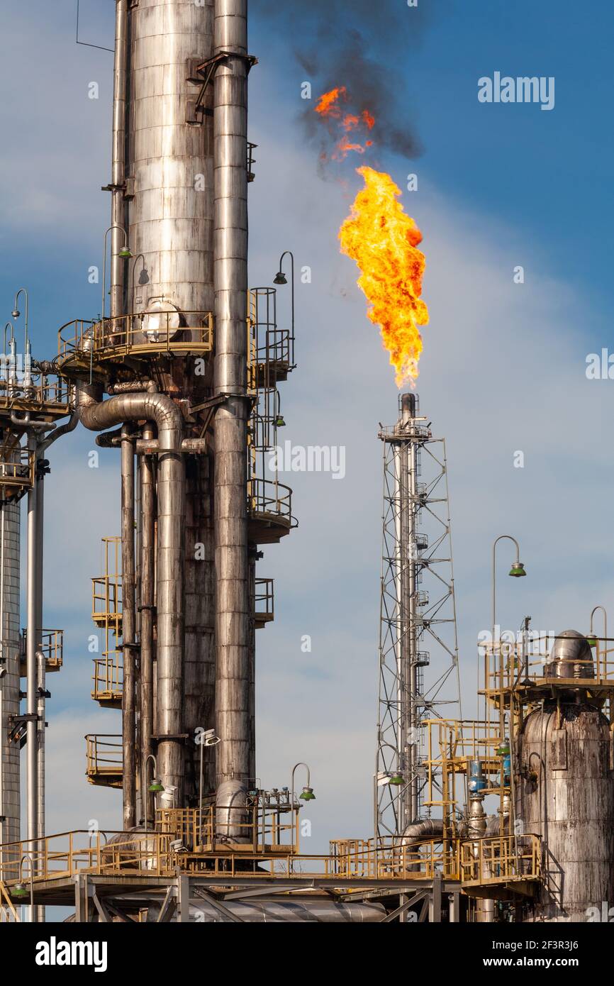 Chemical fire tanks hi-res stock photography and images - Alamy