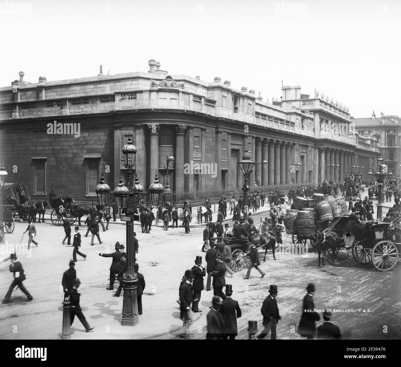 BANK OF ENGLAND, Threadneedle Street, City of London. A corner view of ...