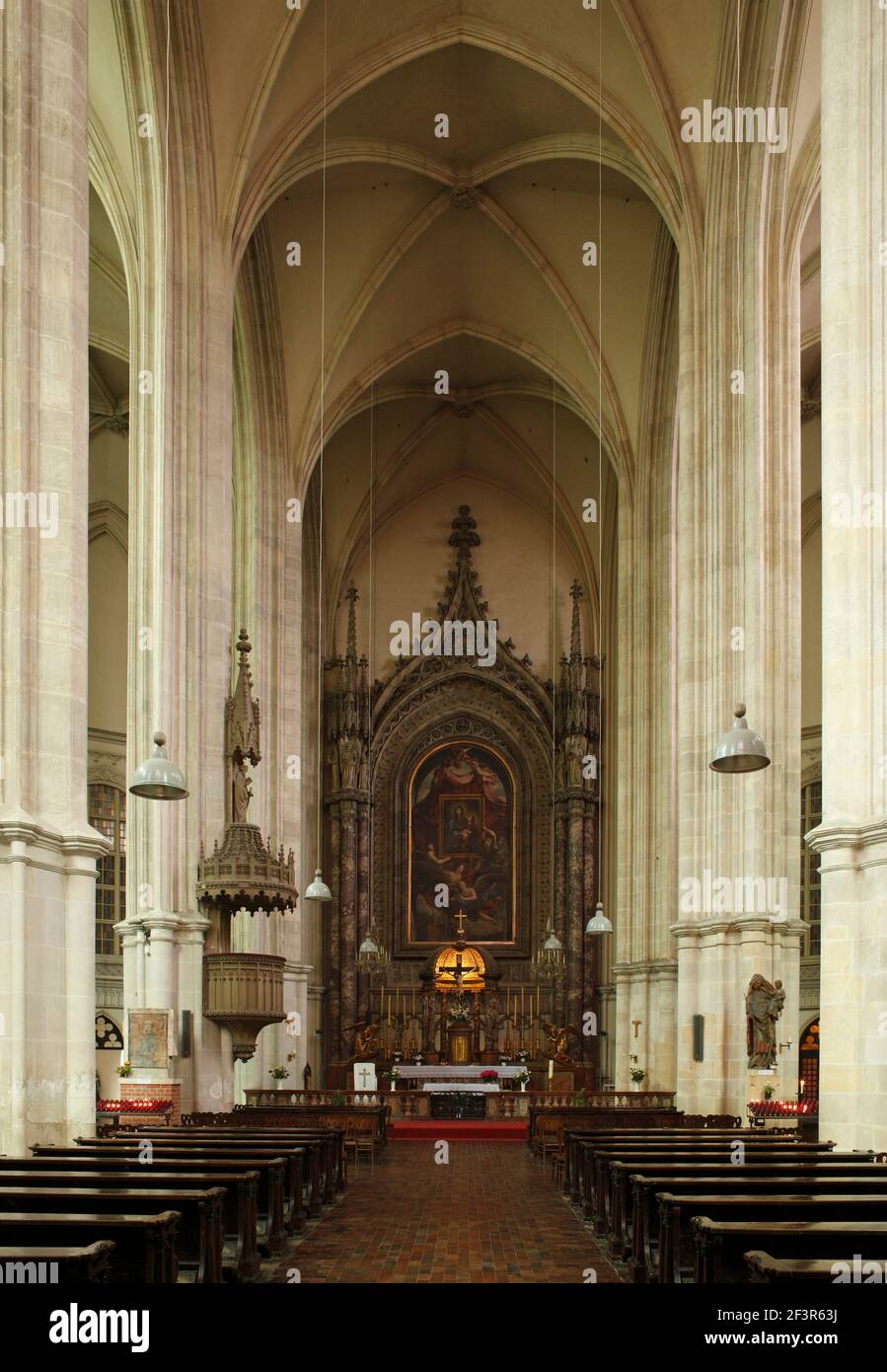 Gothic style eastern interior of Minoriten Church, Vienna, Austria ...