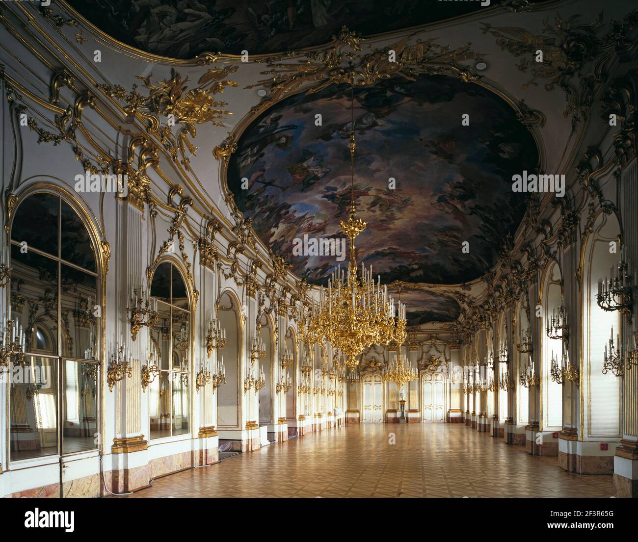Hall mirrors vienna hi-res stock photography and images - Alamy