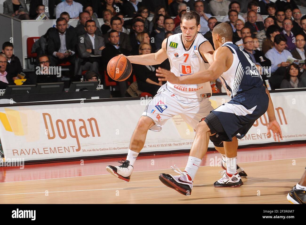 BASKETBALL - FRENCH CHAMPIONSHIP 2009/2010 - PRO A - CHOLET (FRA) - 11 ...