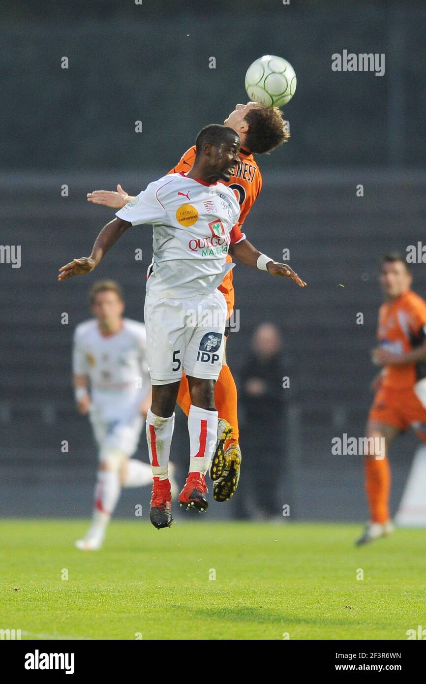 FOOTBALL - FRENCH CHAMPIONSHIP 2009/2010 - L2 - STADE LAVALLOIS v STADE ...