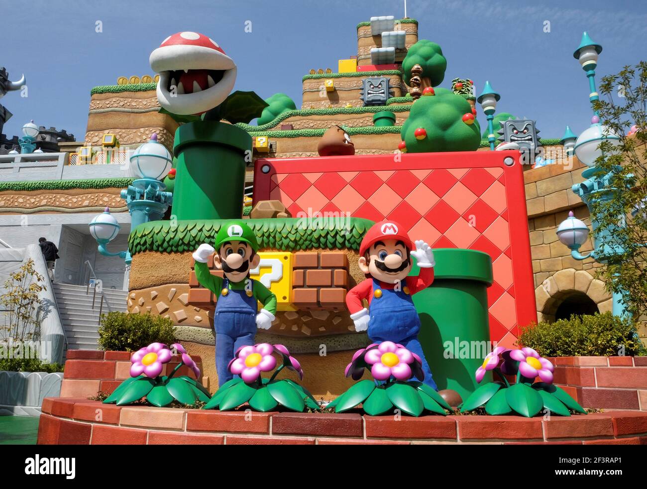 Super mario world park hi-res stock photography and images - Alamy