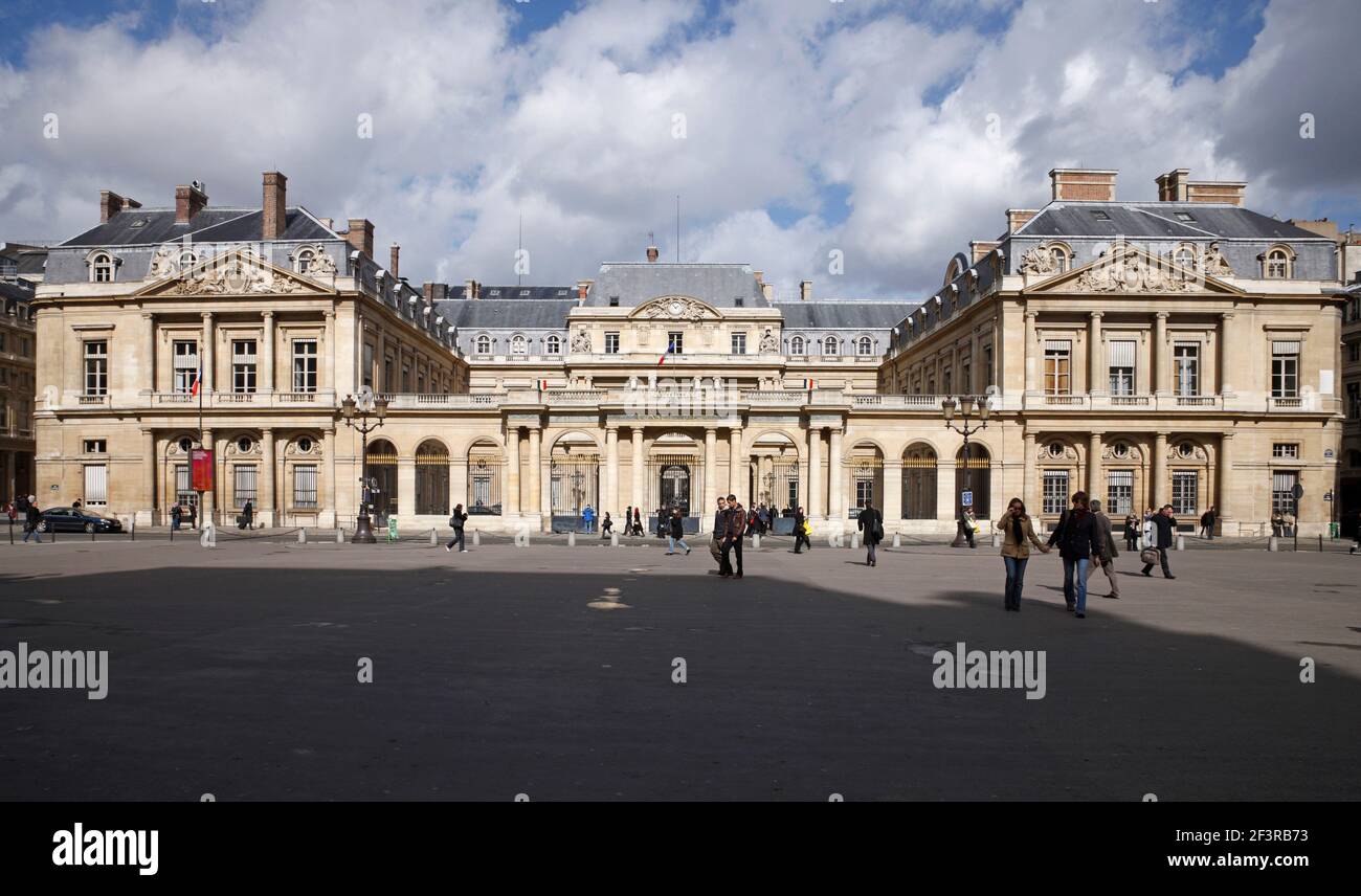 Main building of the baroque Palais Royal administrative building, 17th ...