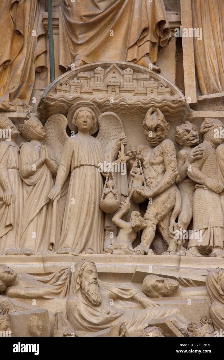 Tympanon architektur hi-res stock photography and images - Alamy