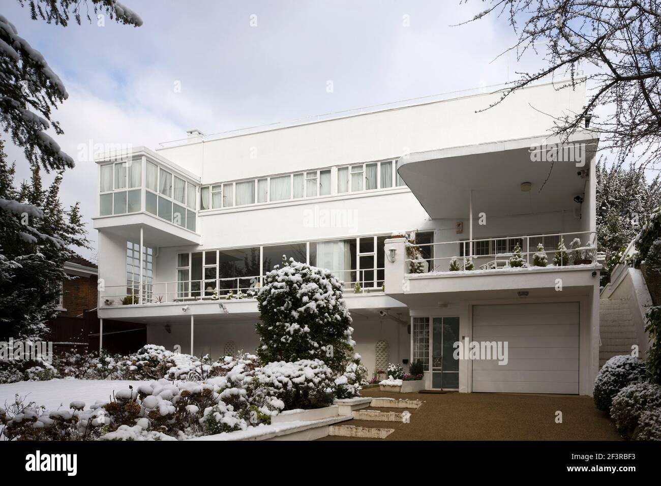 Sun House, 9 Frognal Way, Hampstead, built by Maxwell Fry in 1934 ...