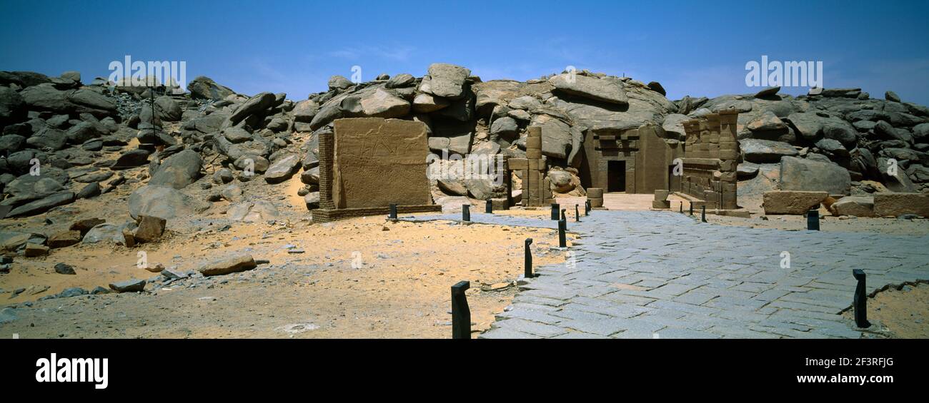 Egyptian aswan temple hi-res stock photography and images - Alamy