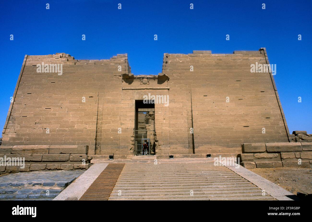 Ruins of kalabsha temple egypt hi-res stock photography and images - Alamy