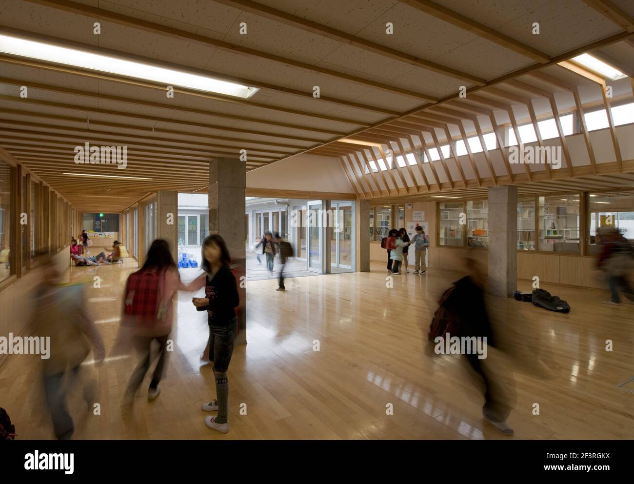 TAMA DAIICHI ELEMENTARY SCHOOL, Elementary school, View of the ...