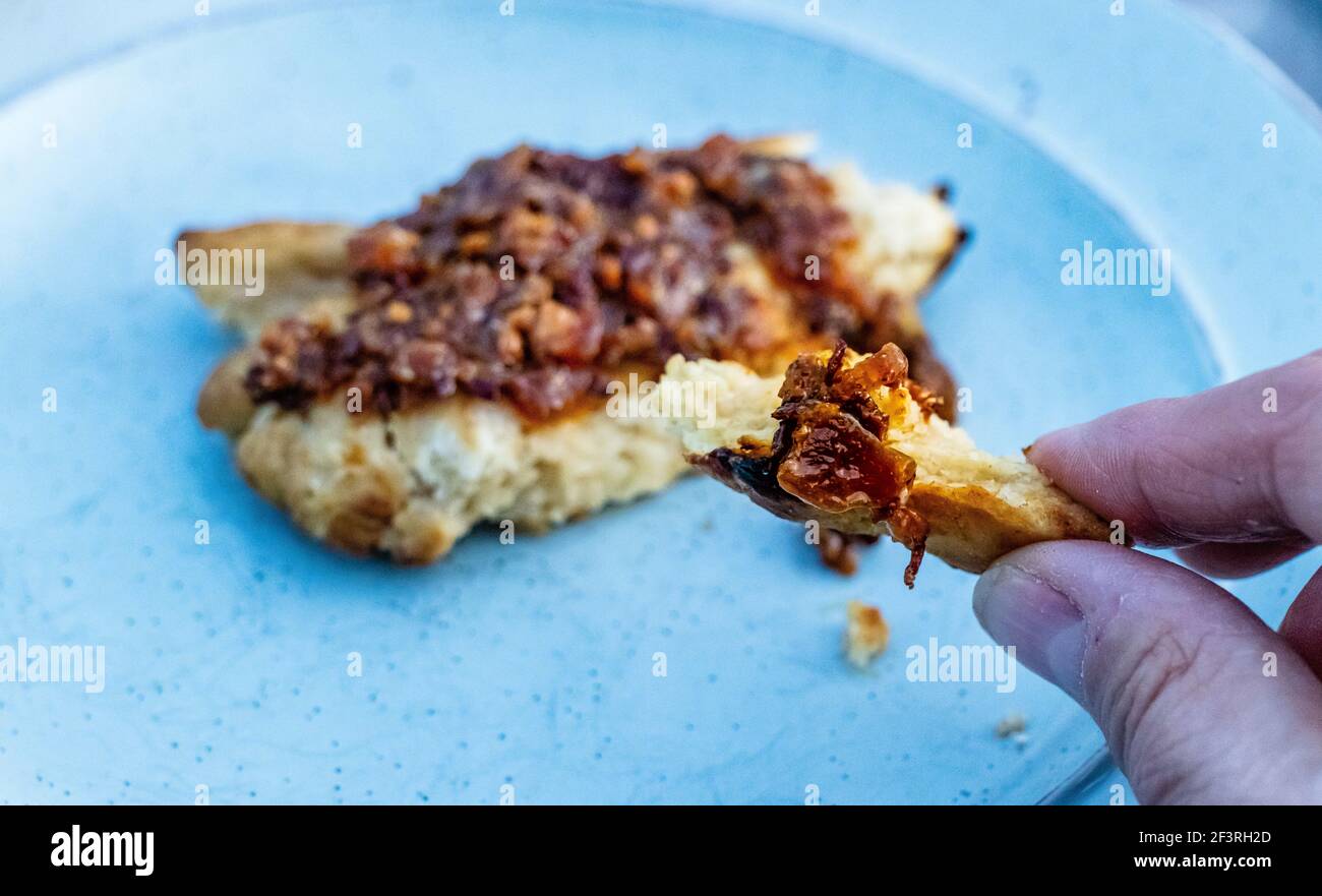 Fire roasted bannock hi-res stock photography and images - Alamy