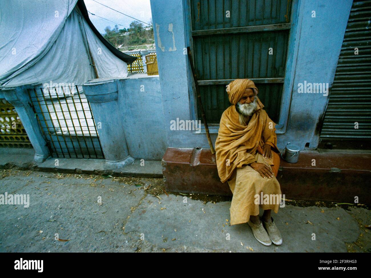 Rishikesh India Lakshman Temple Sannyasin Stock Photo - Alamy