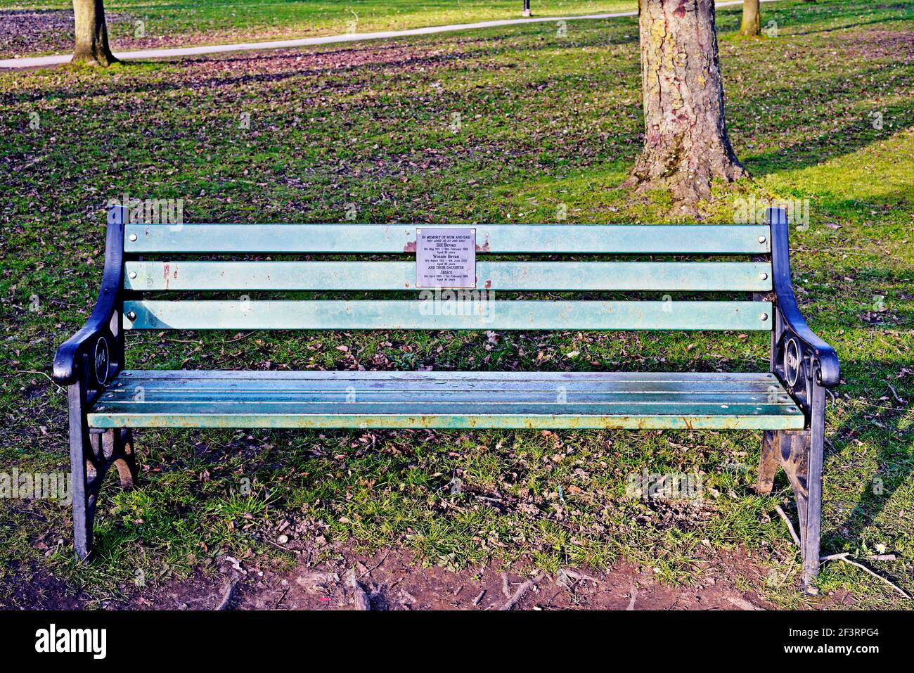 Bench in memory of a family Stock Photo - Alamy
