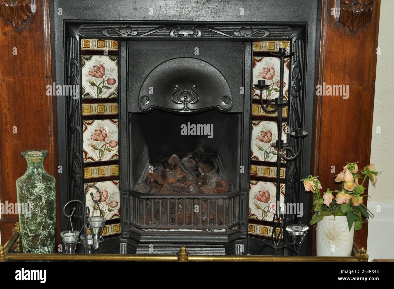 Victorian fireplace hi-res stock photography and images - Alamy