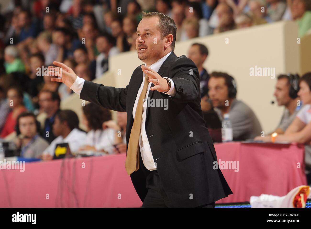BASKETBALL - OPEN FEMININ 2011 - AIX EN PROVENCE V VILLENEUVE D'ASCQ ...