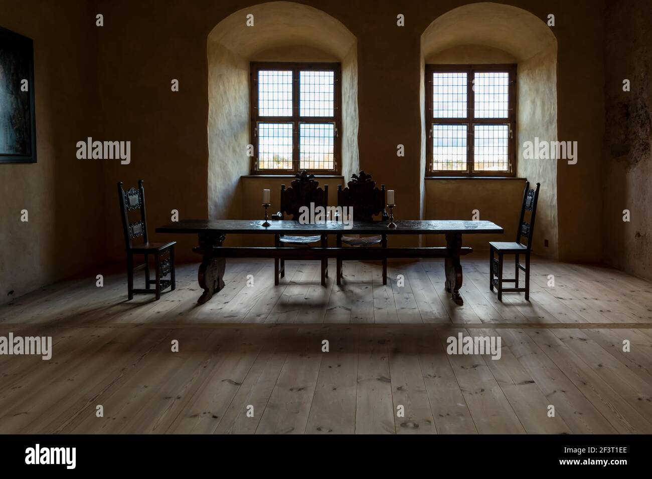 Medieval castle dining room hi-res stock photography and images - Alamy